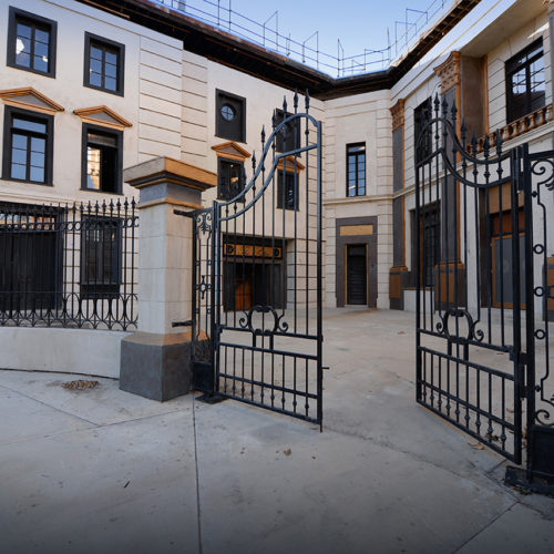 Embassy Courtyard / New York Park | Warner Bros. Studio Operations